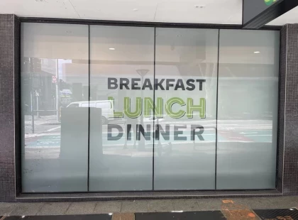 Restaurant Cafe Signage em Cambridge Park