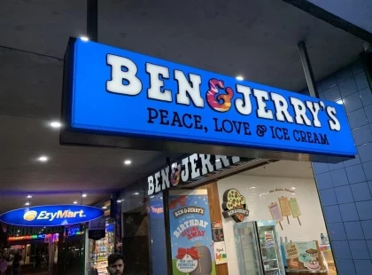 Restaurant Cafe Signage em North Melbourne