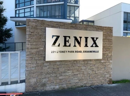 Building Signage em Potts Point